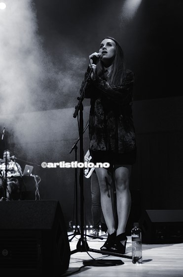 Alfred Hall_2012_©Copyright.Artistfoto.no-003 – artistfoto.no